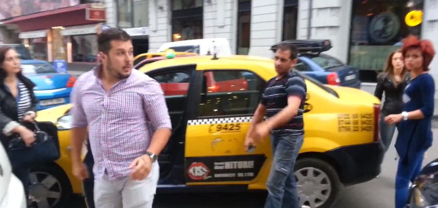 Taximetrist vs. sofer nervos | carakoom.com